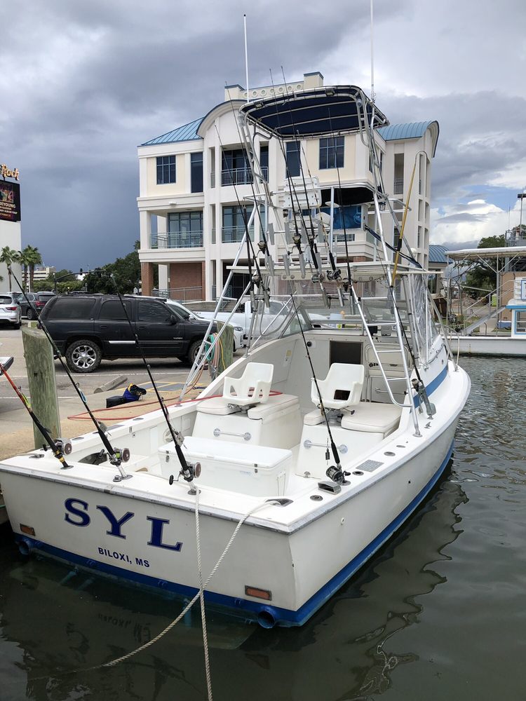 Wreck & Oil Rig Fishing In Biloxi
